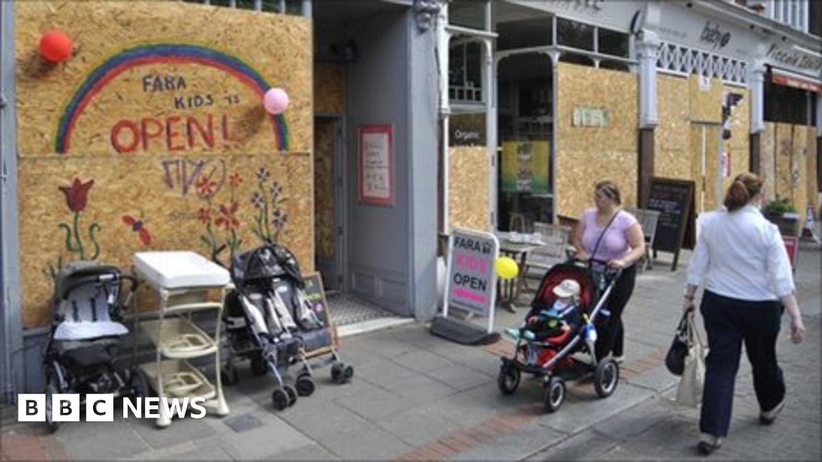RBS offers interest-free loans to firms hit by riots - BBC News