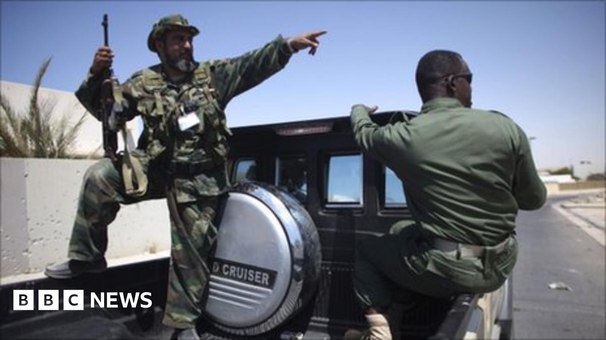 Libya conflict: Gaddafi forces 'launched Scud missile' - BBC News