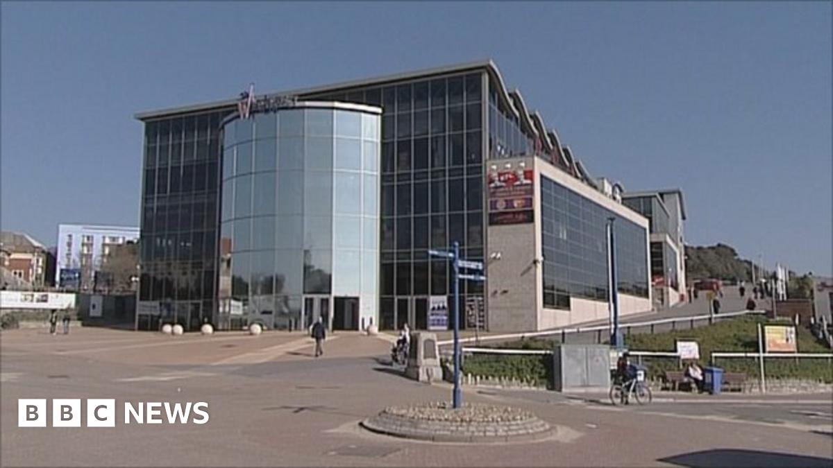 Bournemouth Imax building dismantled - BBC News