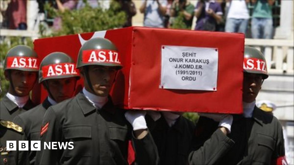 Kurdish rebel attack kills Turkish soldiers - BBC News