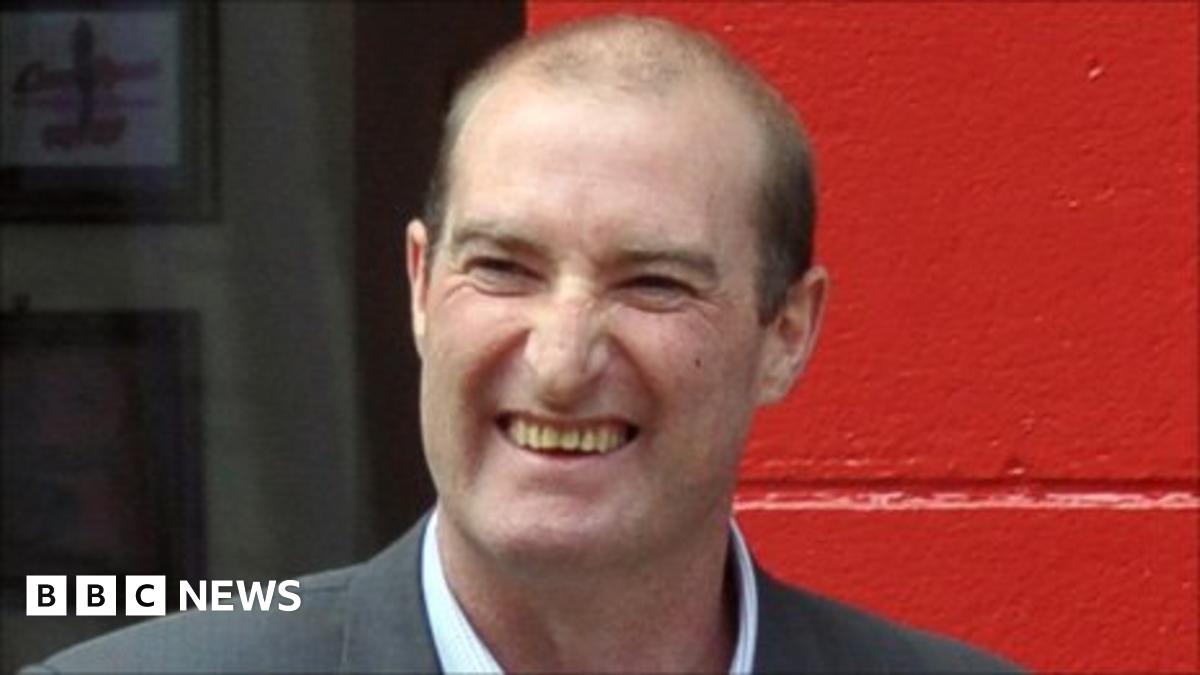 Ian Taylor cleared of hammer murder after retrial - BBC News