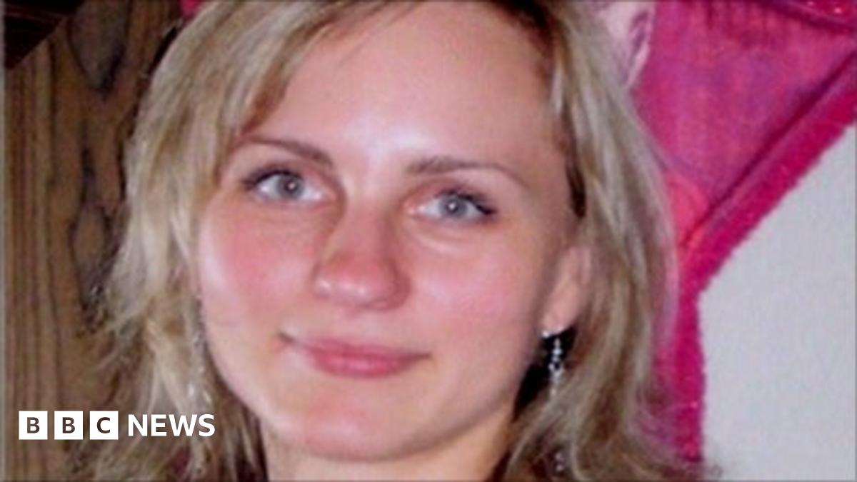 Peterborough ex-wife murder: Rimas Venclovas gets life sentence - BBC News