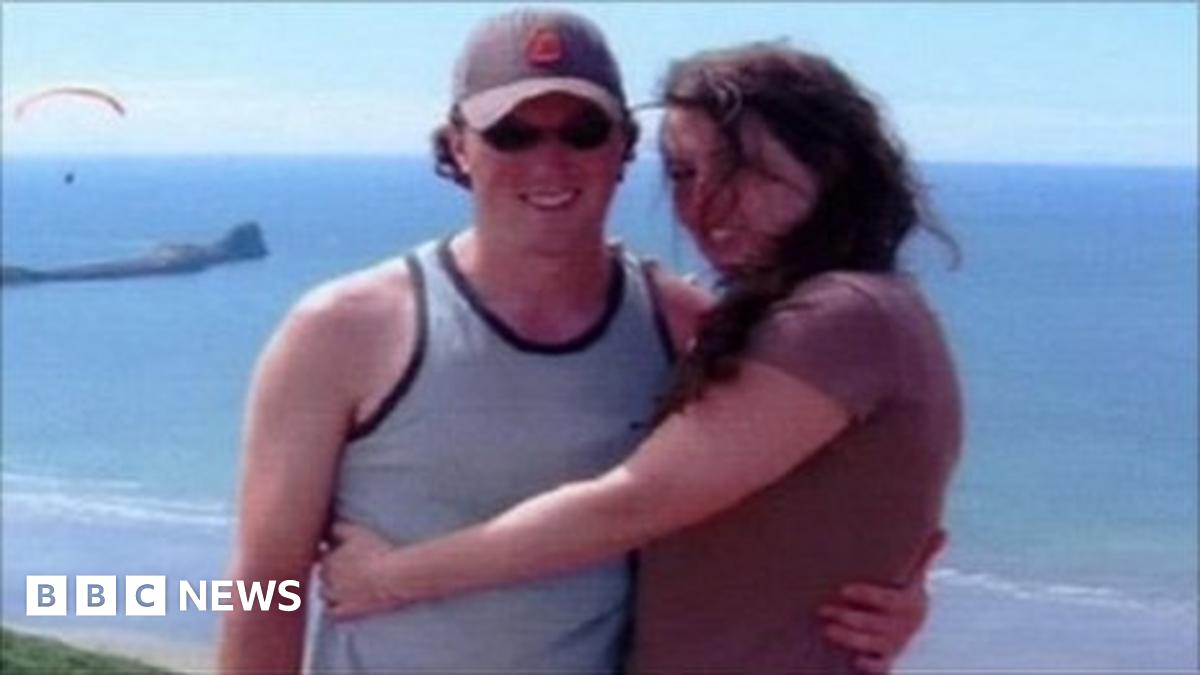 Mullany Prize award in memory of murdered honeymooners - BBC News