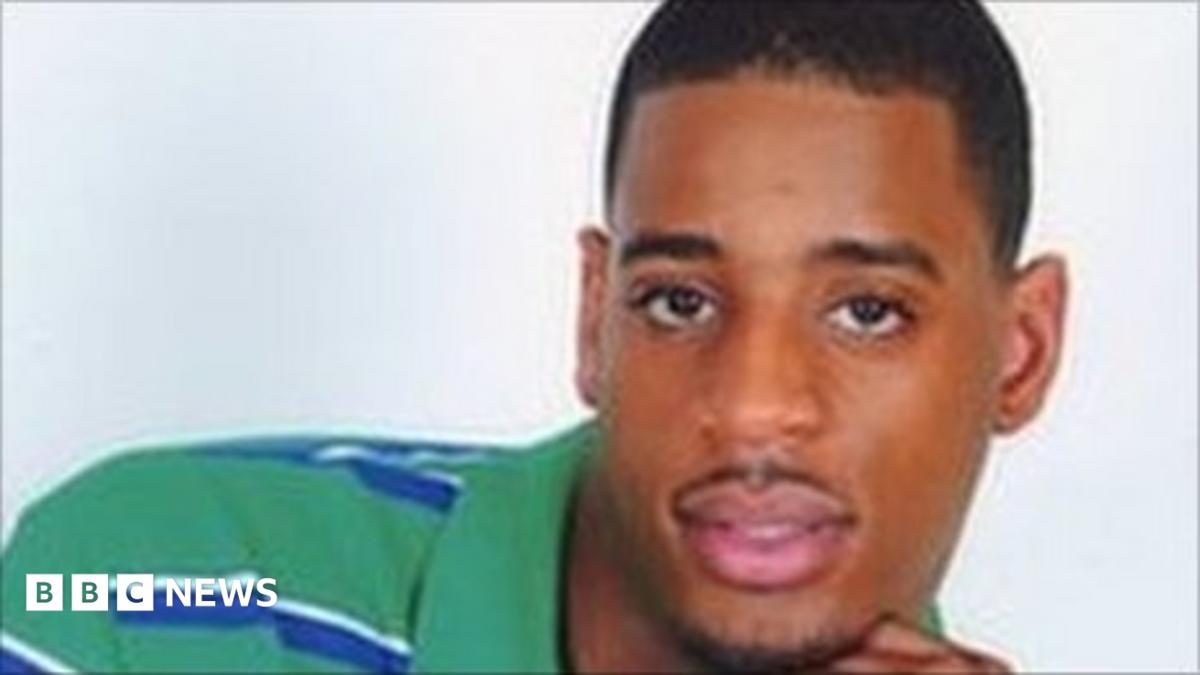 Men cleared of Daniel Smith 'mistaken identity' murder - BBC News