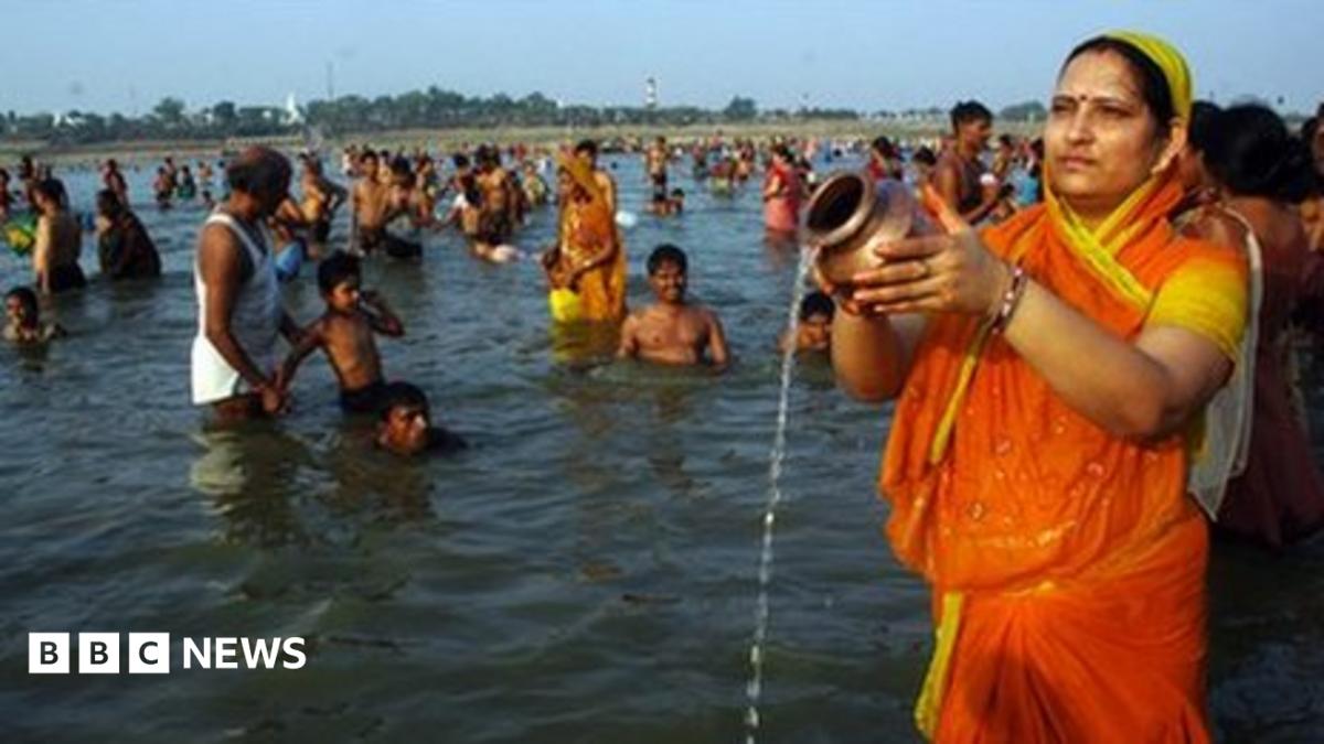 Berkshire experts to help clean up the Ganges - BBC News