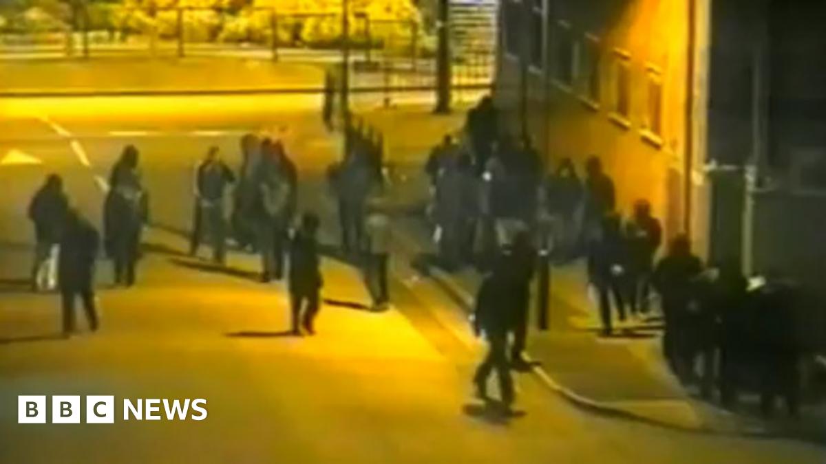 Gang convicted for firing at police during Birmingham riots - BBC News