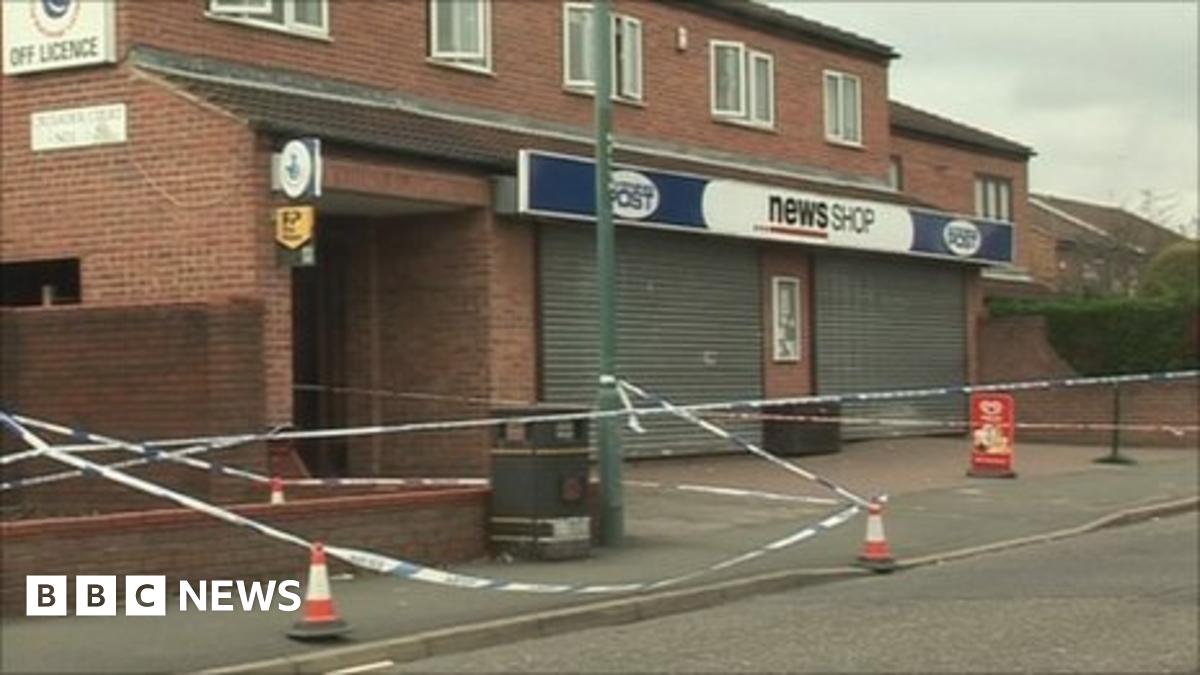 Kerry Holden jailed for murder of Luke Moran in Clifton - BBC News