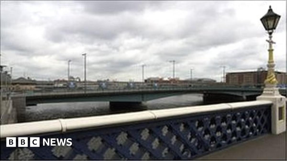 Repairs to Queen Elizabeth bridge to cost £1.3m - BBC News