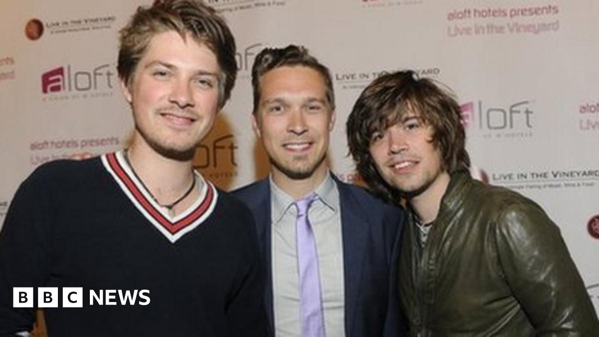 MMMBop pop band Hanson to tour the UK this November - BBC News