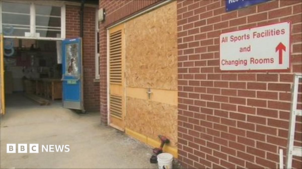 Park School smashed windows: Two arrested - BBC News