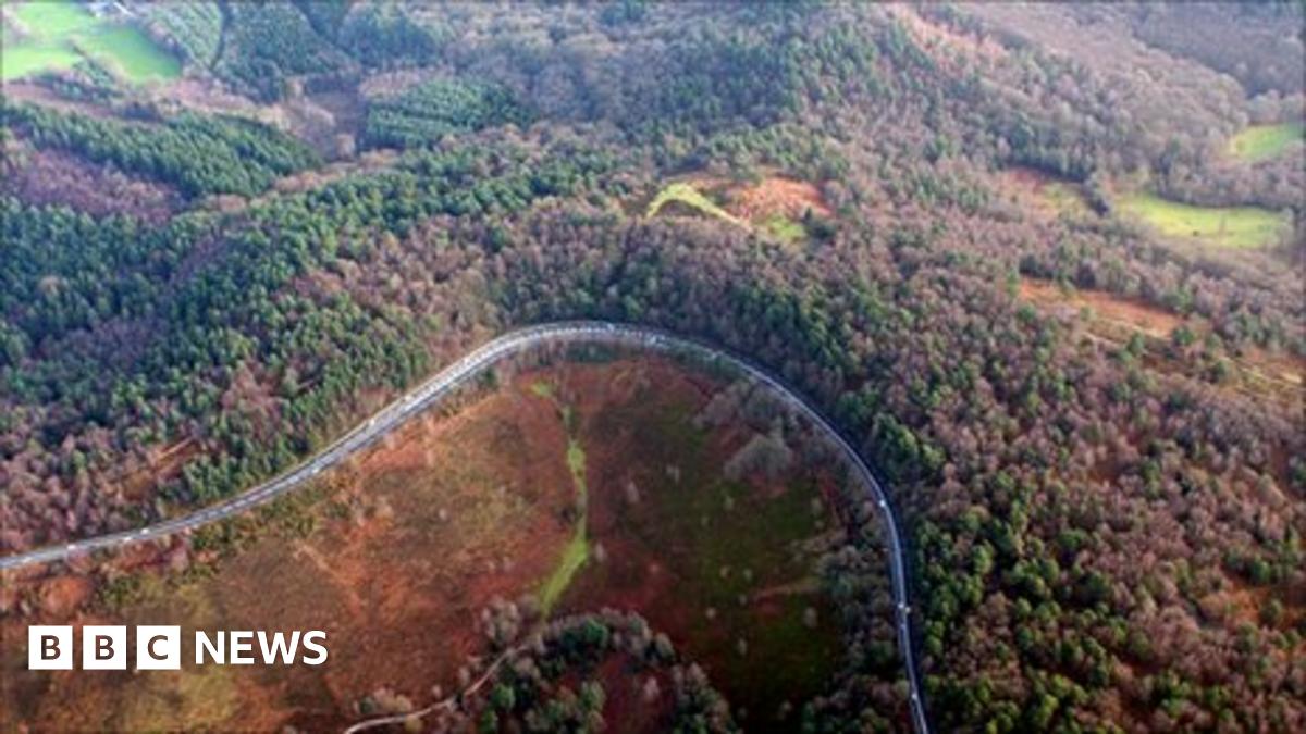 Work to return old A3 road at Hindhead to nature starts - BBC News