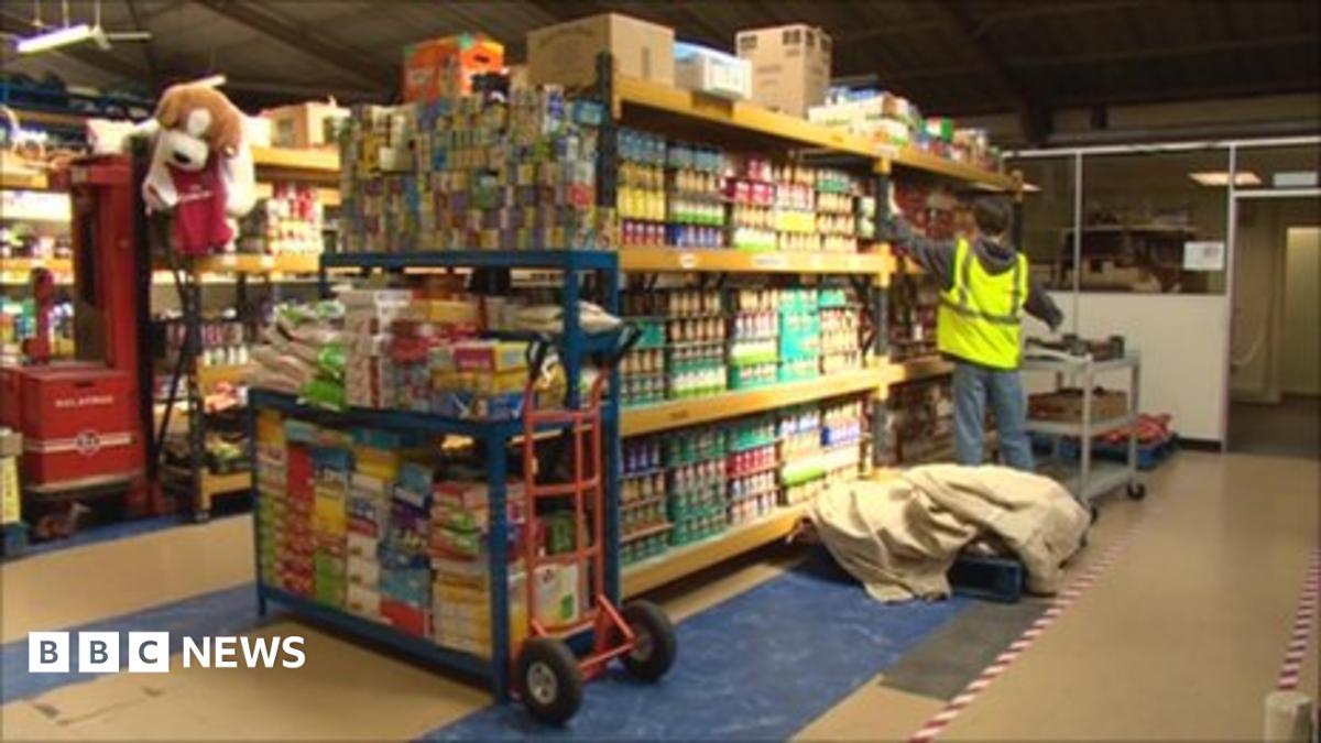 Black Country food bank vouchers bid to cut crime - BBC News