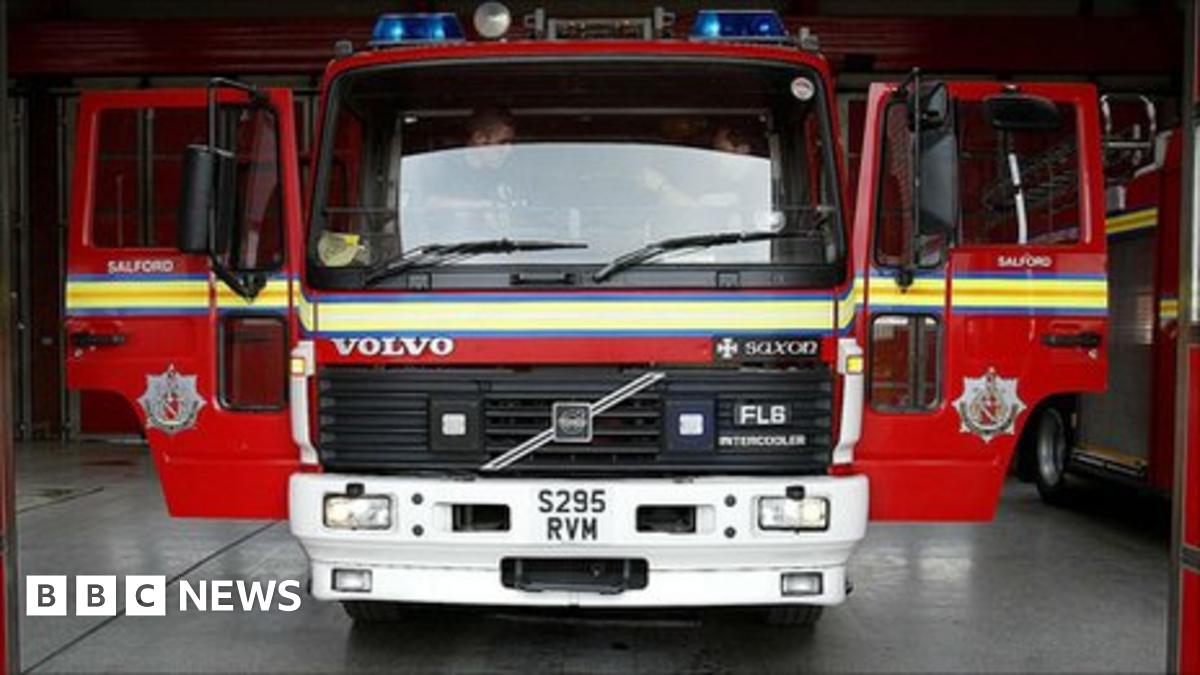 Kent Fire and Rescue Service seeks to save £12m - BBC News