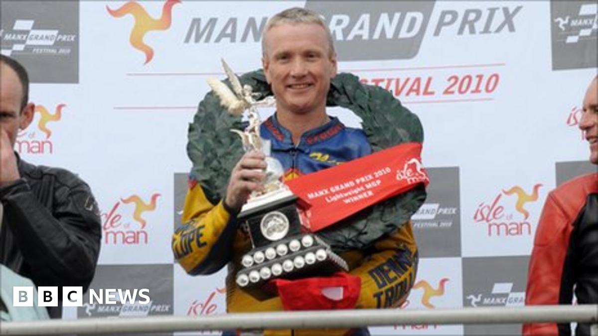 Rider Neil Kent killed in Manx Grand Prix qualifying - BBC News