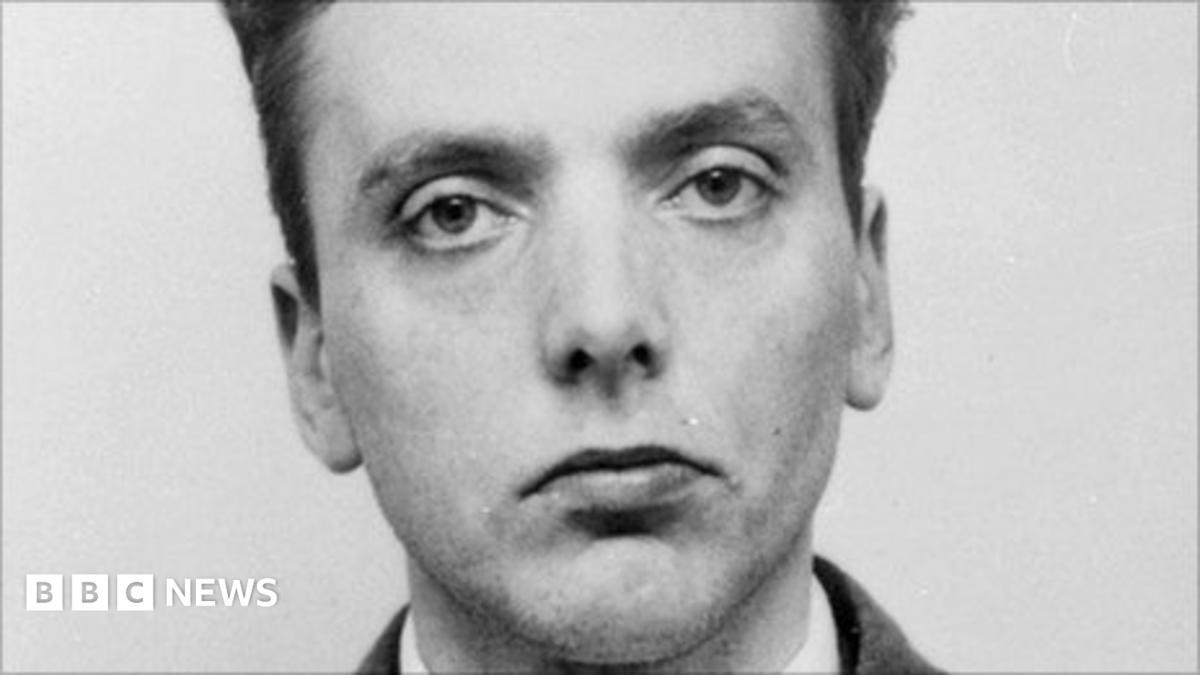 Moors murderer Ian Brady to be questioned over assault - BBC News