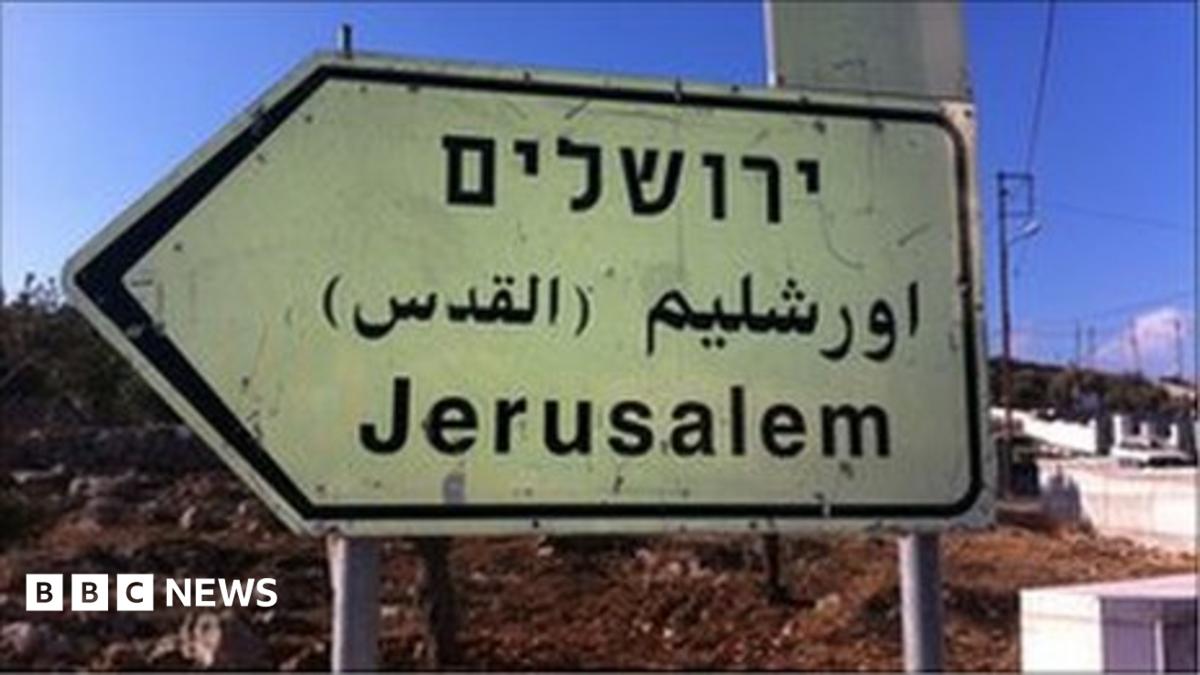 Israel-Palestinian conflict writ large on road signs - BBC News