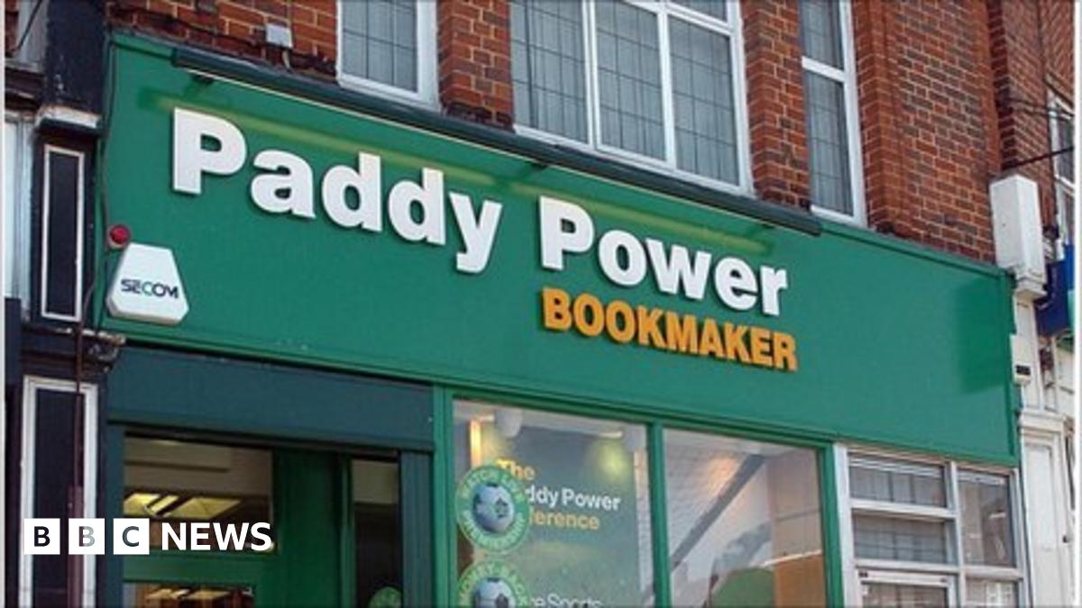 Paddy Power has 'strong year' in 2012 - BBC News
