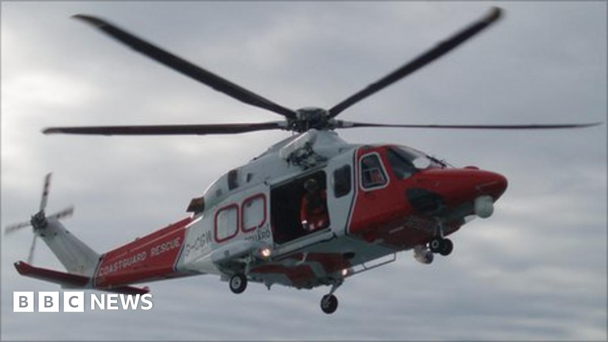Climber rescued in Dorset after 125ft fall - BBC News