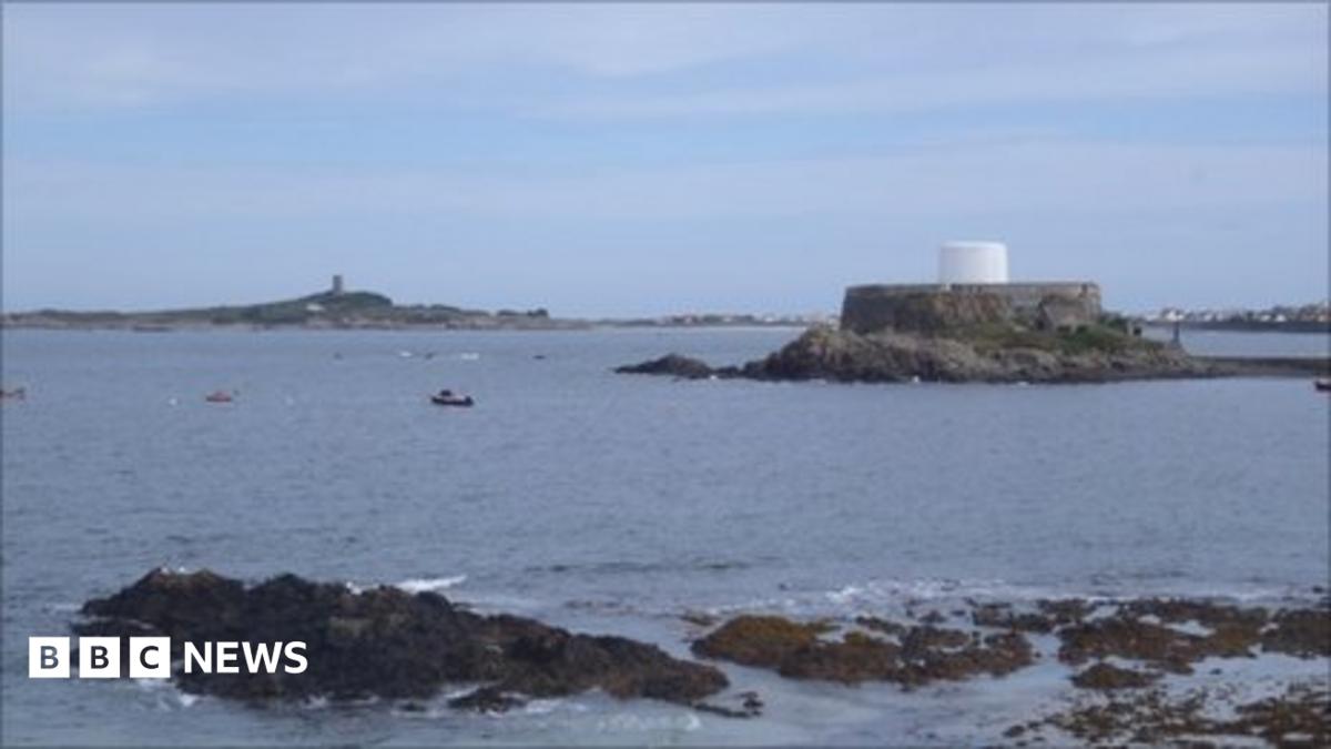 Guernsey summer temperatures the lowest since 1993 - BBC News