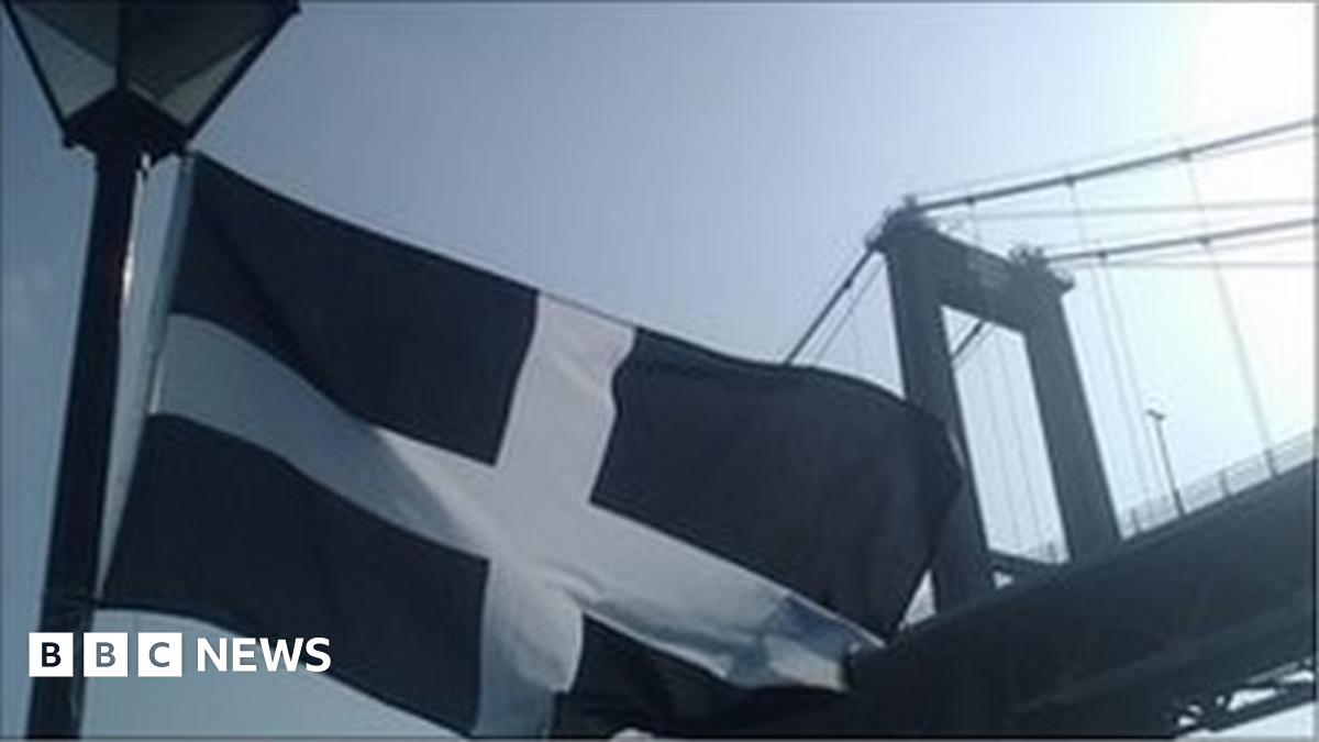 Cornish Gorsedd ceremony to welcome 15 new bards - BBC News