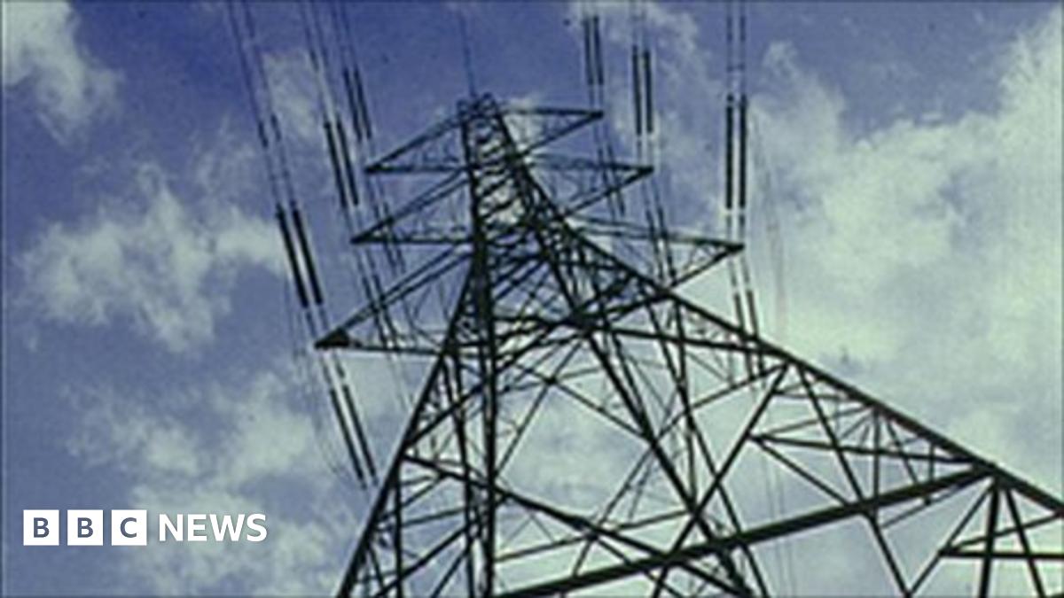 Power cut off at nearly 3,000 Oxfordshire homes - BBC News