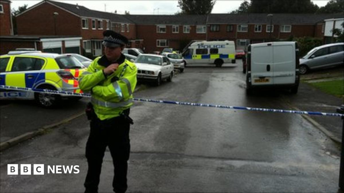 Man charged with Thame double murder - BBC News