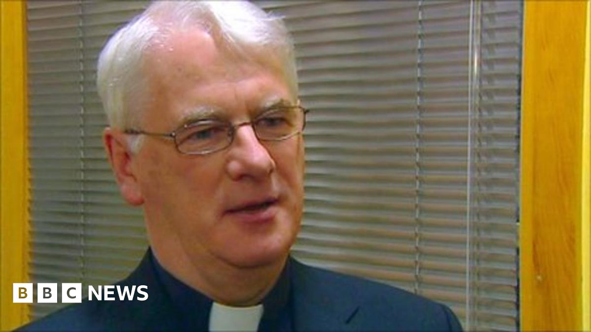 Bishop calls on Irish PM to explain 'global' statement - BBC News