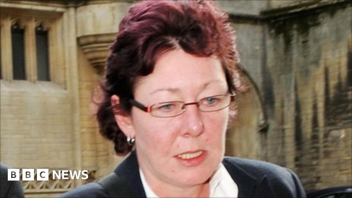 M5 motorway wrong-way driver Deborah Hunt jailed - BBC News