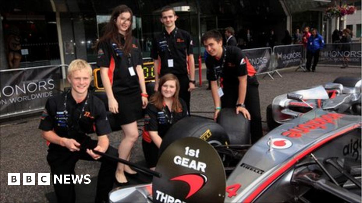 Formula One in Schools challenge for Chelmsford school - BBC News