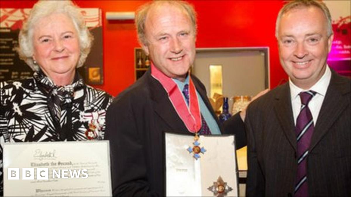 Honorary knighthood for Eden Project founder Tim Smit - BBC News