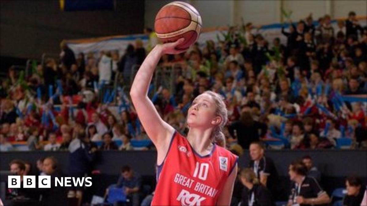 Paralympic hopeful Amy Conroy given training boost - BBC News