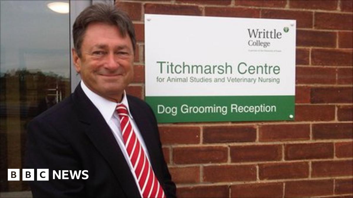 Alan Titchmarsh opens Writtle College building - BBC News