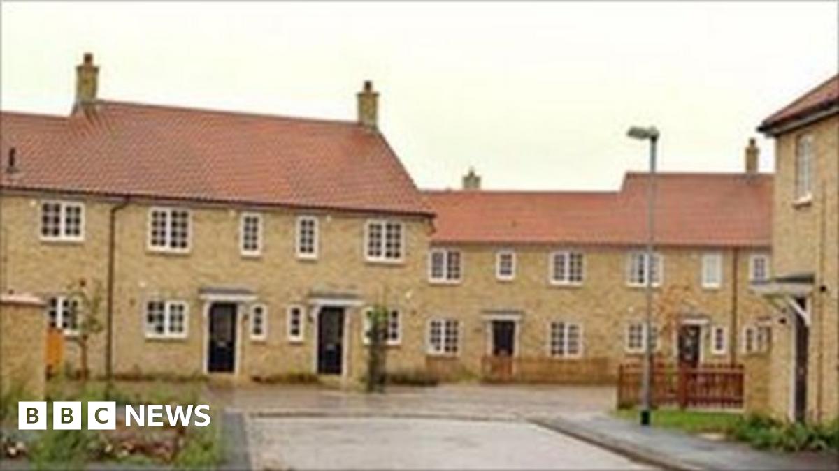 Hicks Gate land could be used to build 1,000 homes - BBC News