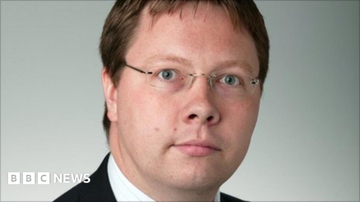 Voting changes for second home owners in Cornwall - BBC News