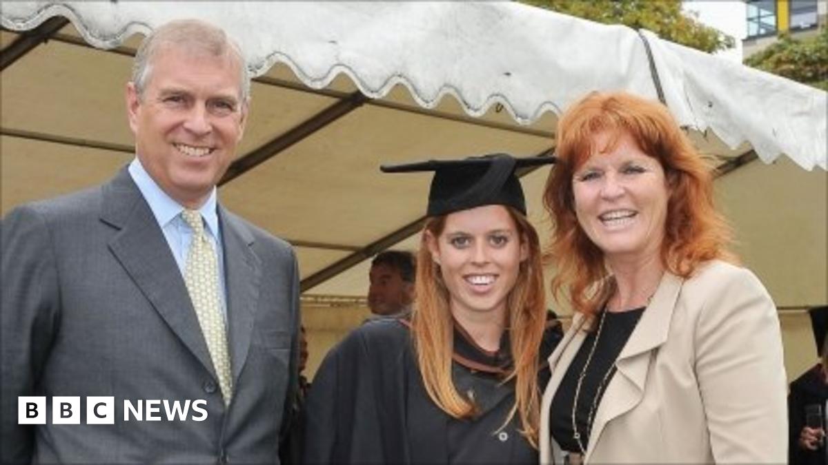 Princess Beatrice graduates from Goldsmiths College - BBC News