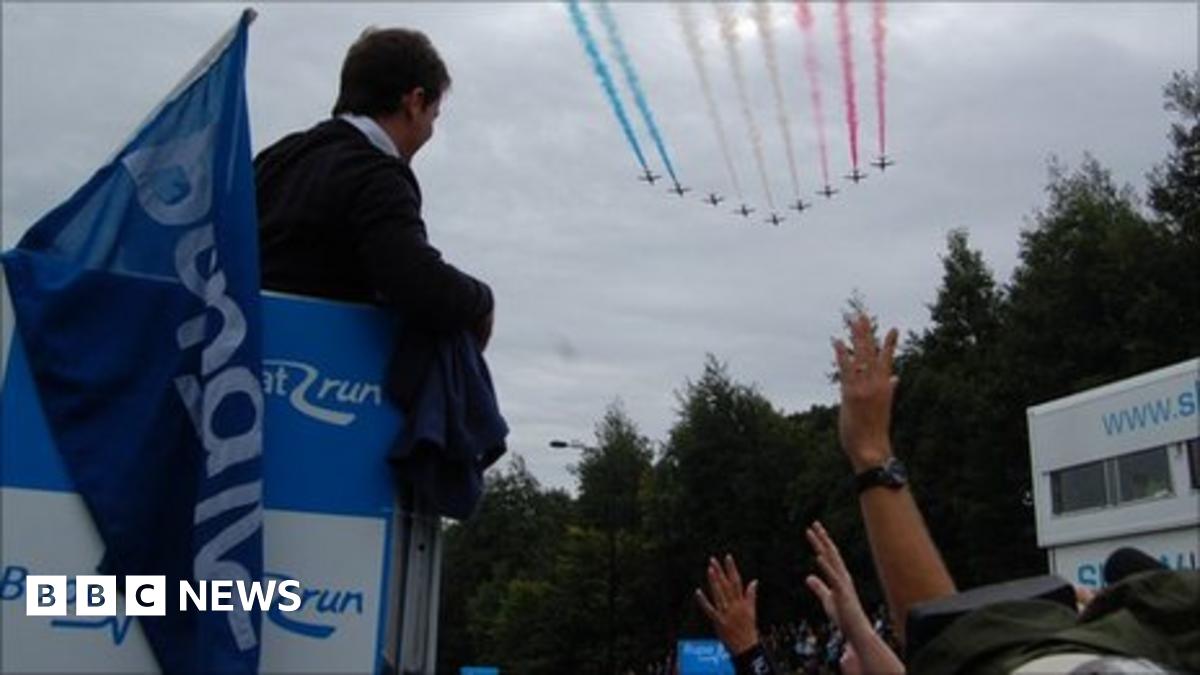Great North Run to be started by Mo Farah - BBC News