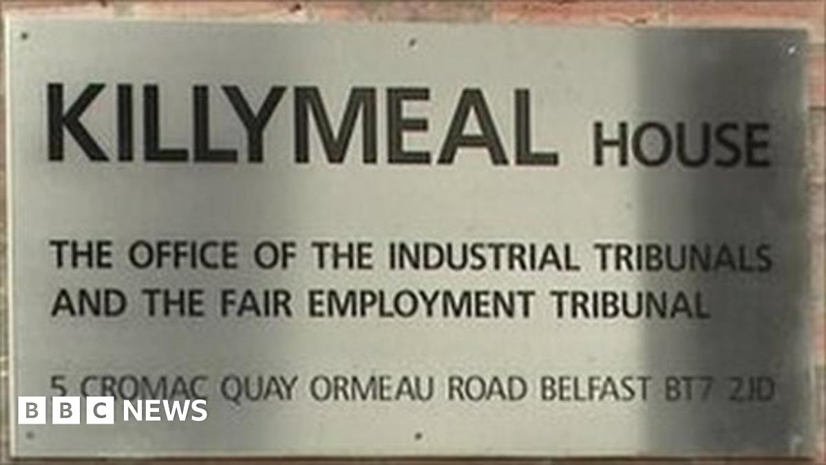 Restaurant worker wins £30k discrimination case - BBC News