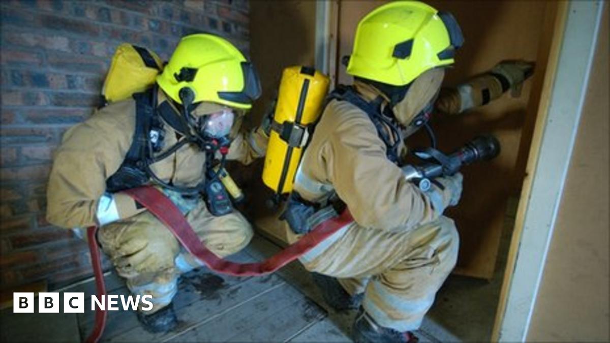 'Backdraft' fire training unit opened - BBC News