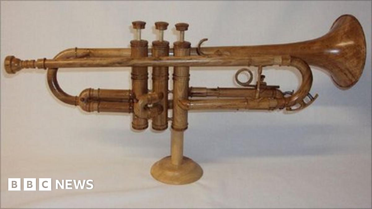 South Gloucestershire wood turner makes playable wood trumpet - BBC News