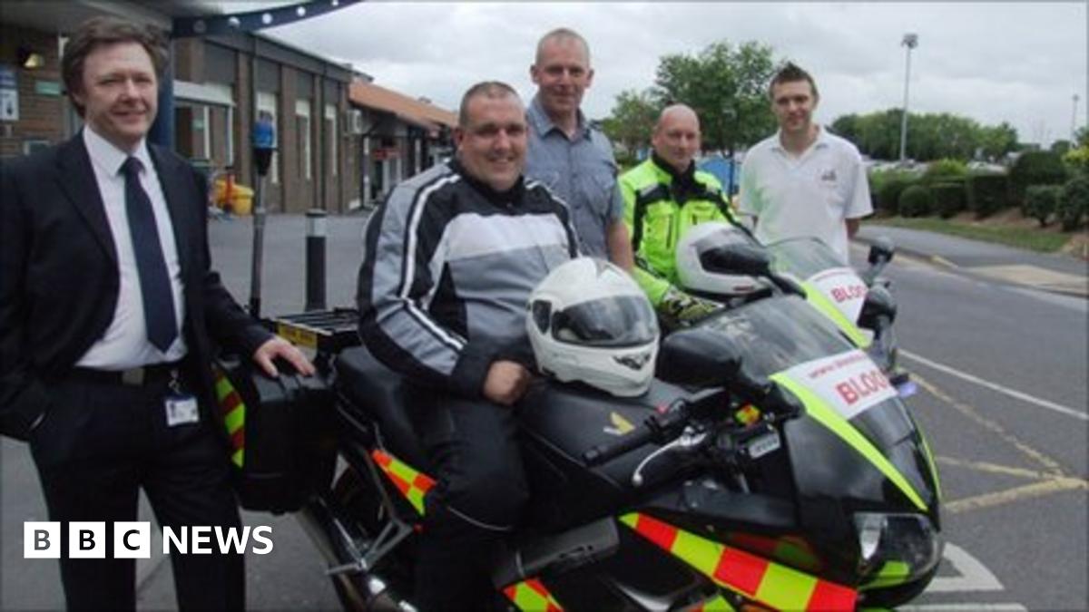 Cleveland Police PCSO's set up blood delivery service - BBC News