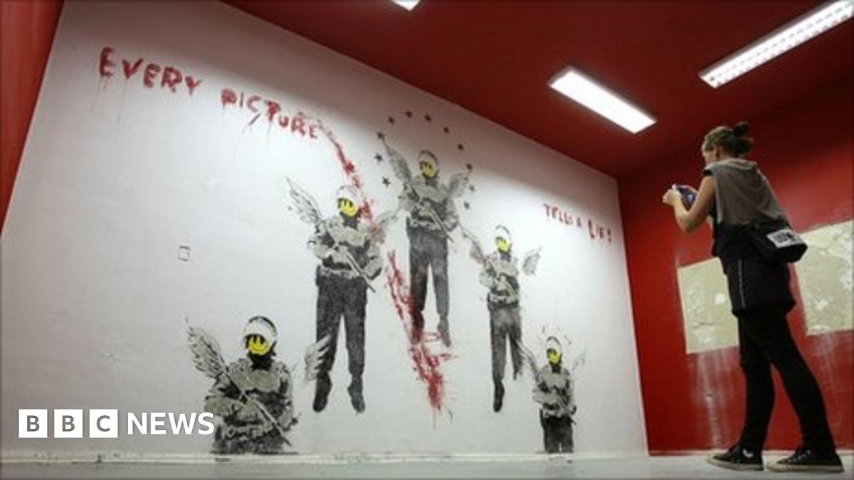 Banksy art retrieved in Berlin art gallery - BBC News