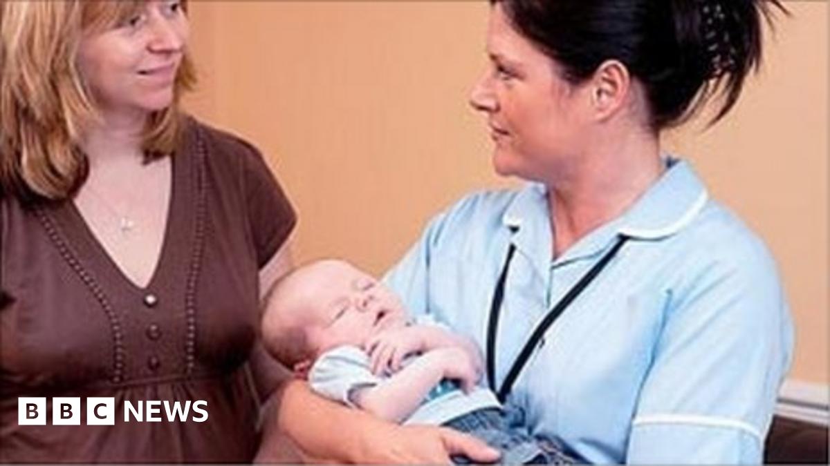 Midwife shortages in England 'risking lives' - BBC News