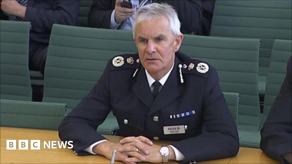 GMP Chief Constable Peter Fahy in commissioner U-turn - BBC News