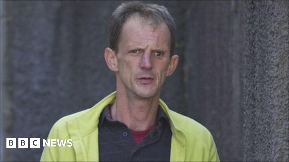 Ex-soldier Richard Bekier shoplifted on way to court - BBC News