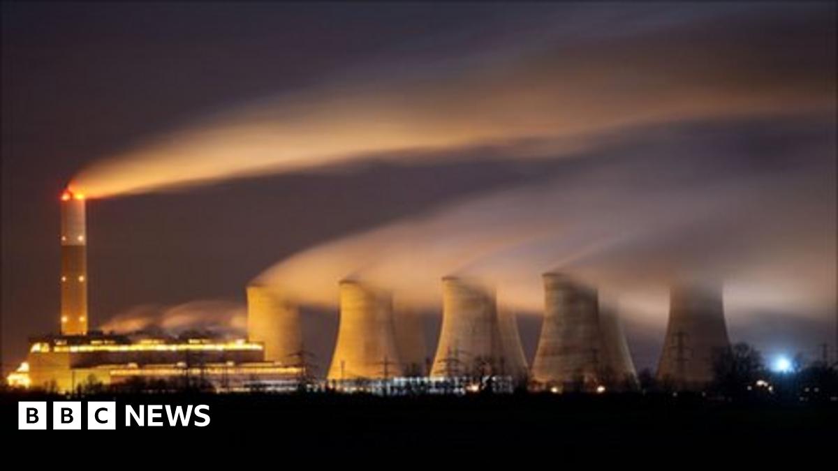 UK 'set to miss' climate targets - BBC News