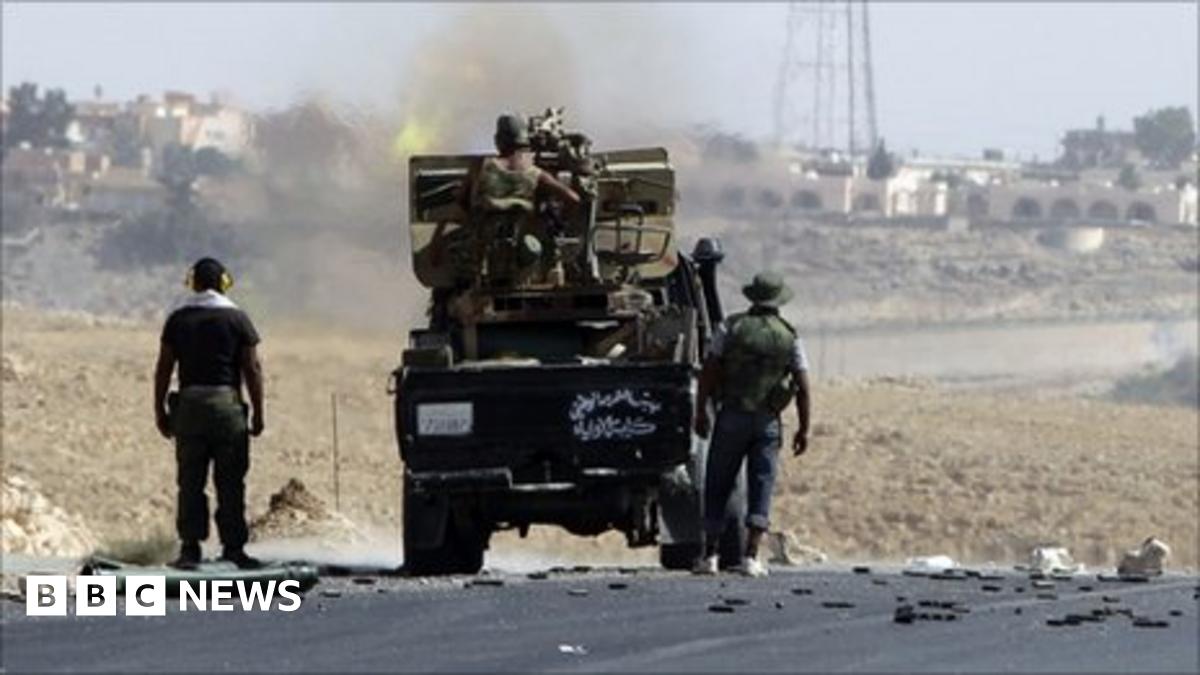 Libya conflict: NTC forces driven back from Bani Walid - BBC News
