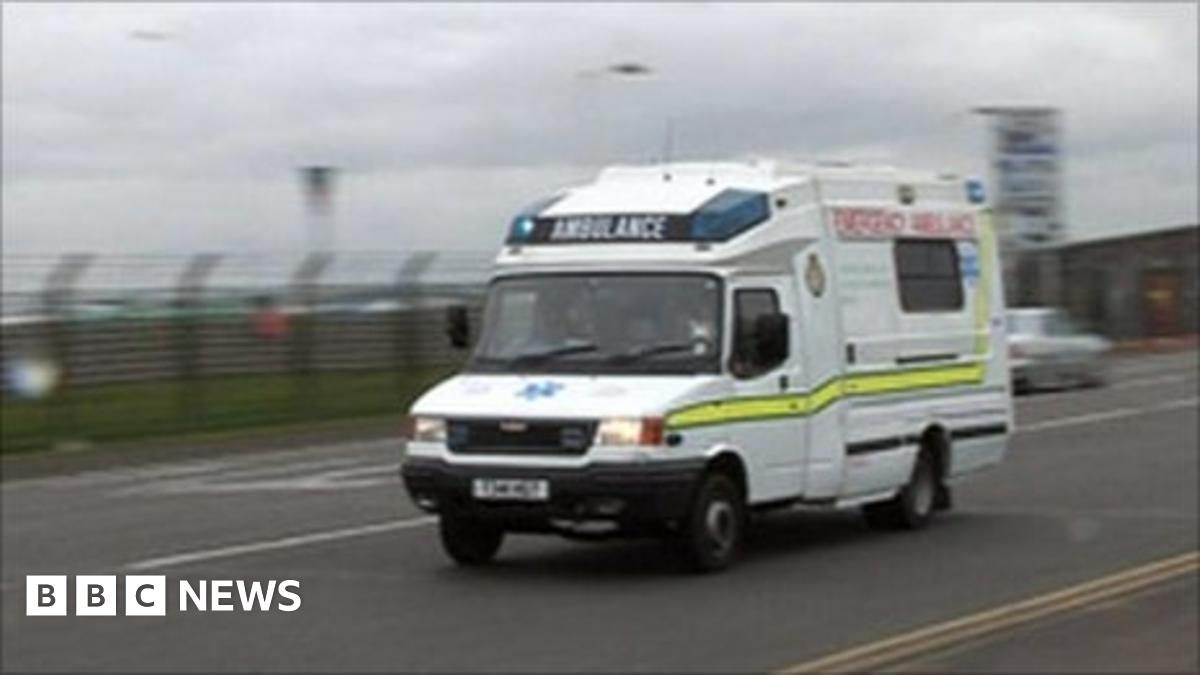 Man killed after embankment crash on A442 near Bewdley - BBC News