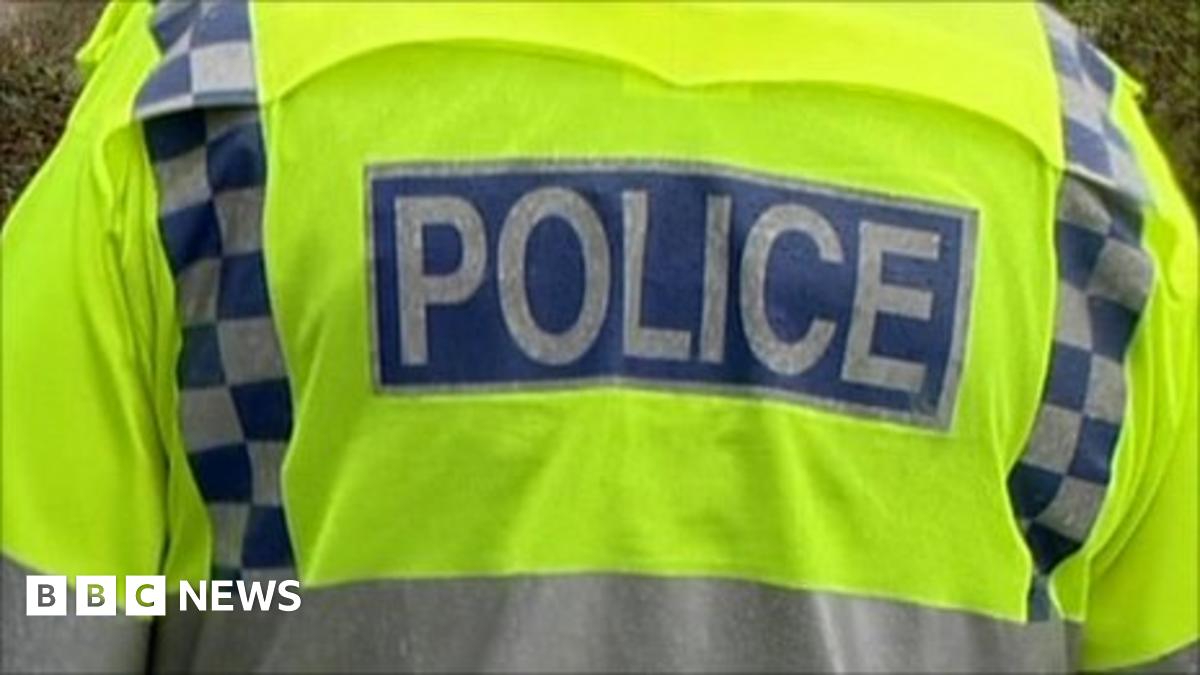 Four arrested after Carterton assault - BBC News