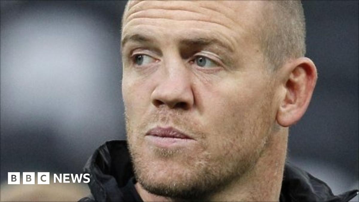 Mike Tindall video: Man in court over bar CCTV footage - BBC News