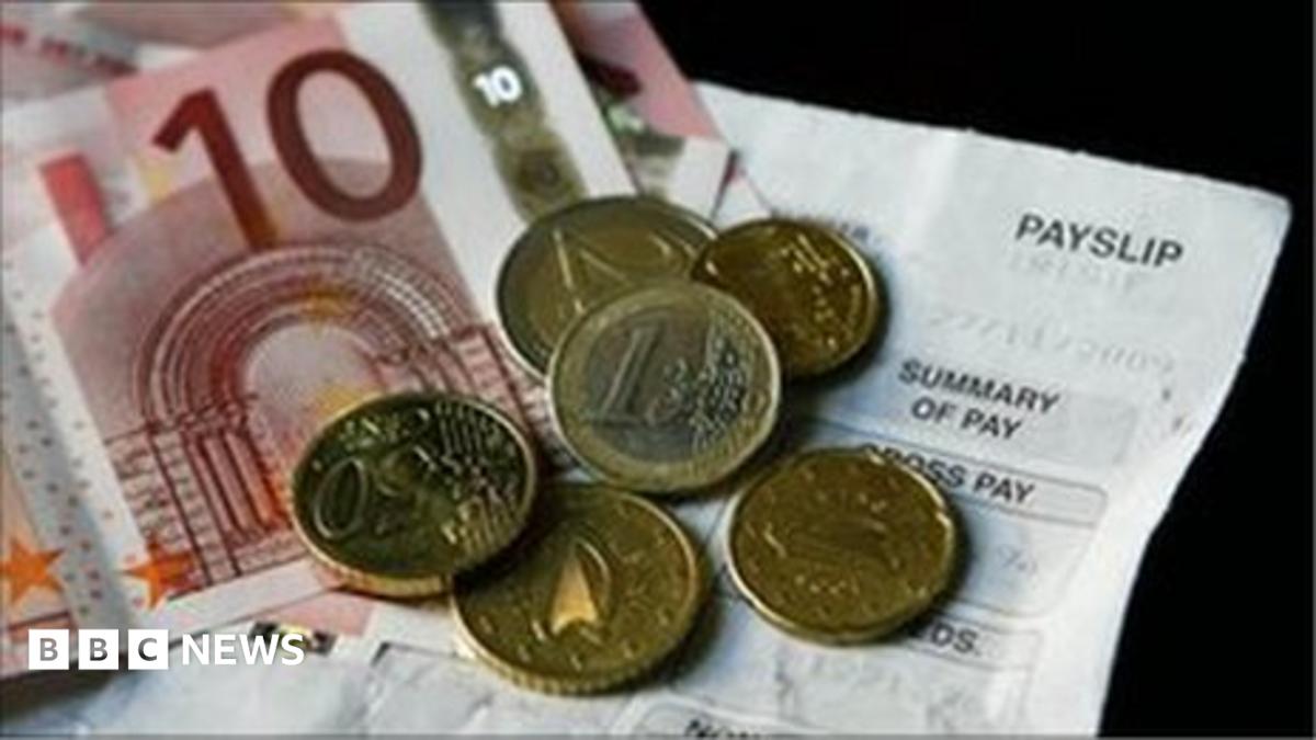 Irish economy shrank by one fifth during recession - BBC News